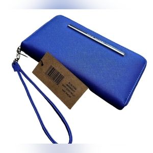 Steve Madden | Bags | Steve Madden Blue Walletwristlet | Poshmark